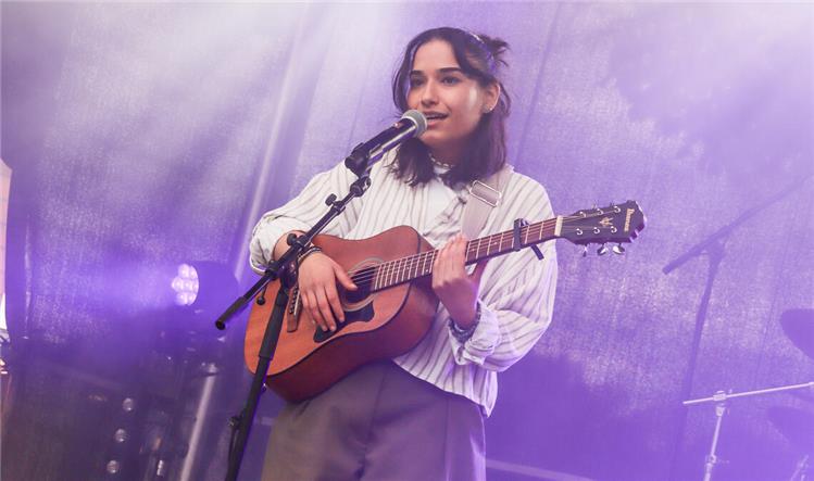 Musikerin macht sich für Kinder stark