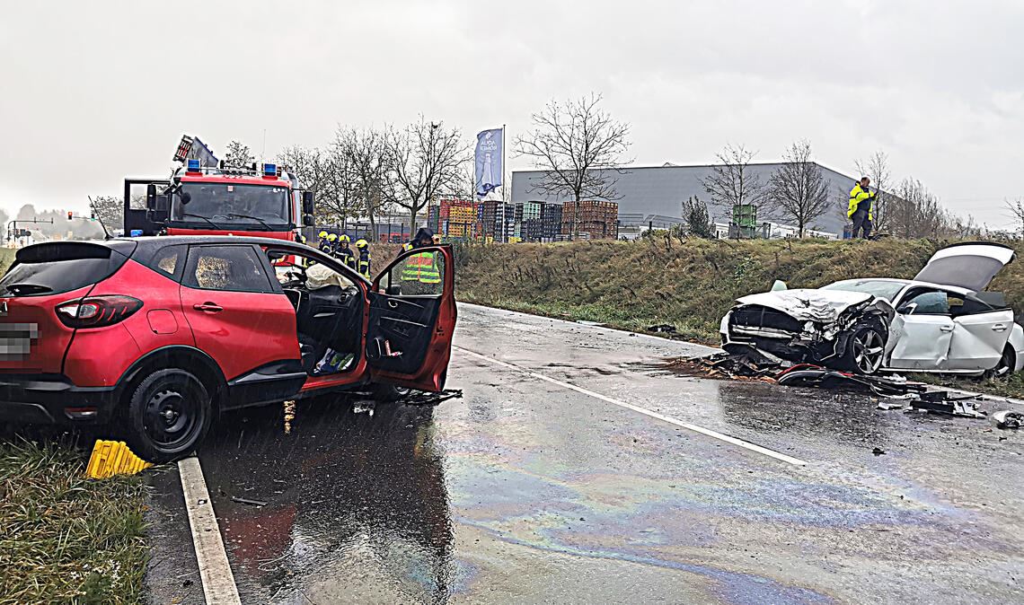 B35 bei Illingen: Unfall mit fünf Schwerverletzten