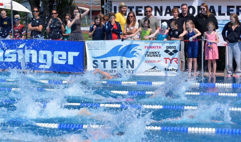 Sendercup lockt 439 Schwimmer ins Freibad